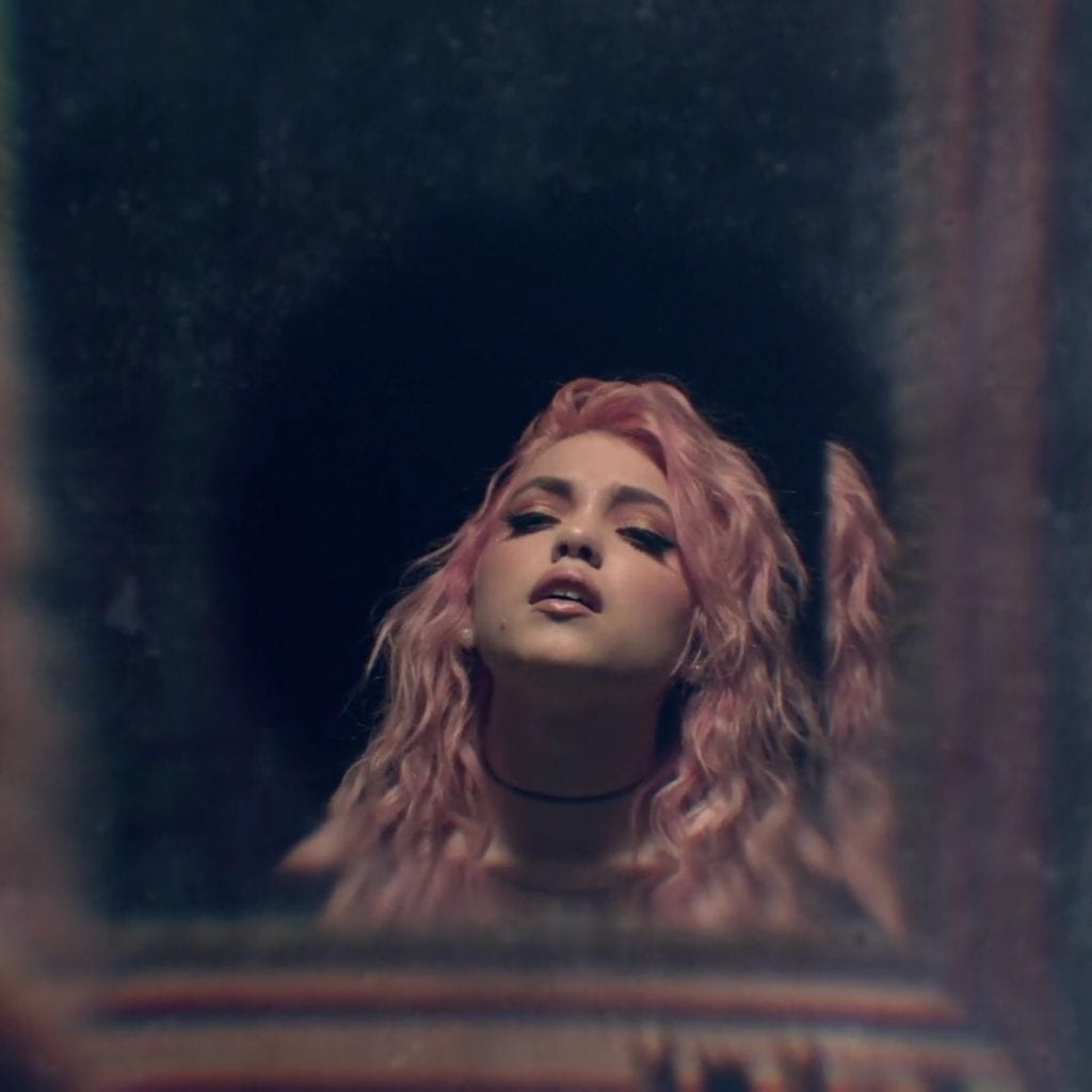 HEY VIOLET PREMIERE THE VIDEO FOR NEW SINGLE + "HOODIE" + TODAY ON VEVO ...