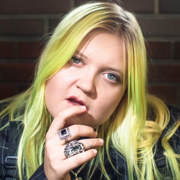 ALMA BREAKS FREE - 360 MAGAZINE - GREEN | DESIGN | POP | NEWS