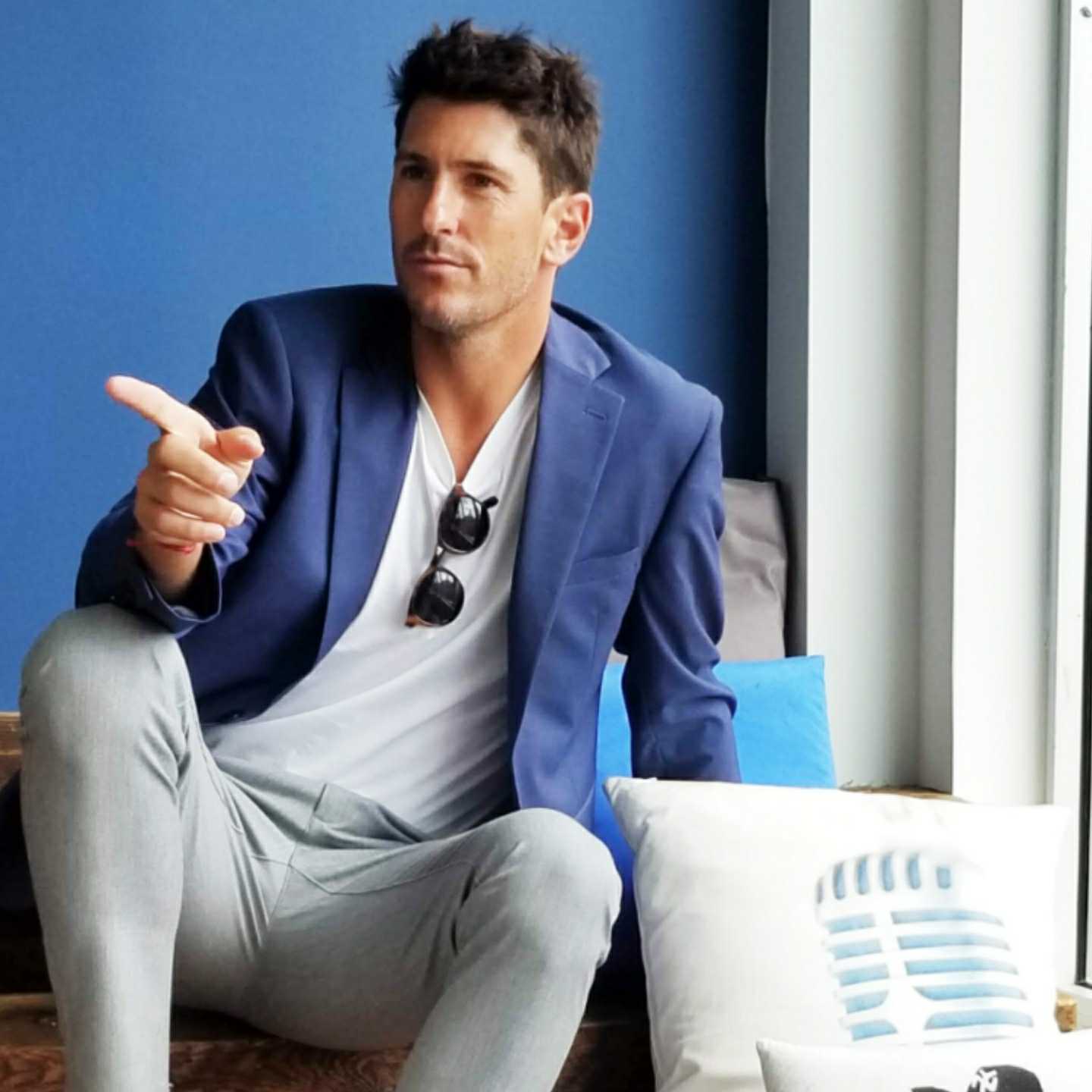 Nic Roldan - 360 MAGAZINE - GREEN | DESIGN | POP | NEWS