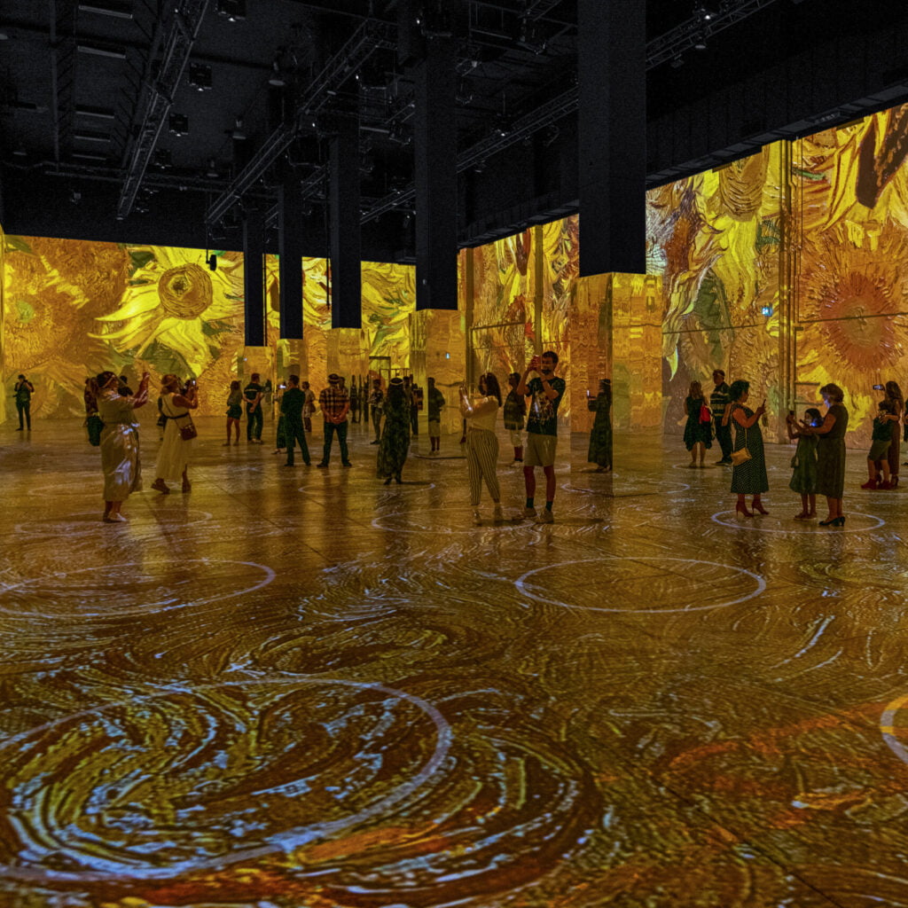 Immersive Van Gogh To Continue Through Sept. 6 in Chicago - 360 ...