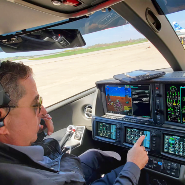 Verijet Cirrus SF50 Vision Jet - 360 MAGAZINE - GREEN | DESIGN | POP | NEWS