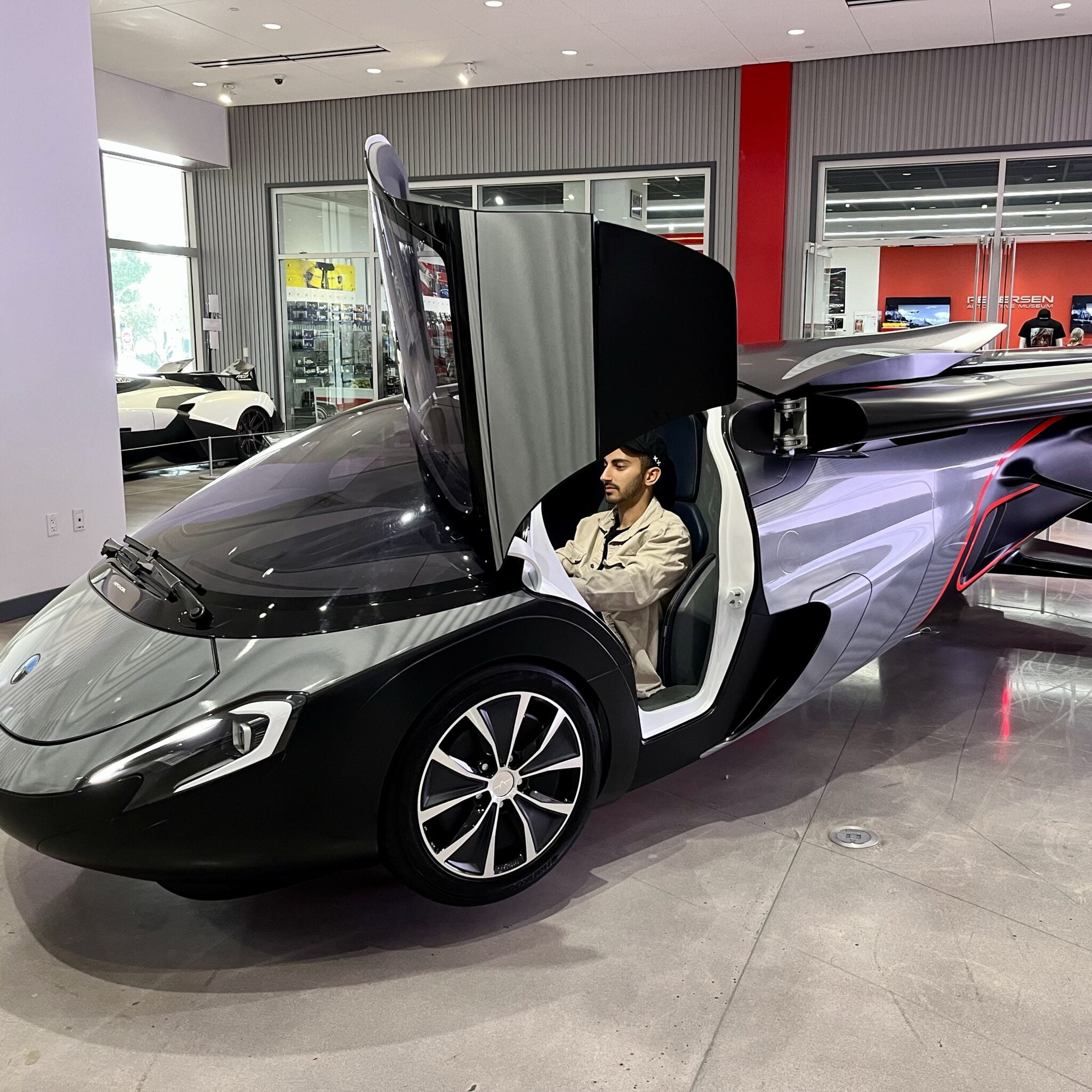 AeroMobil: The World's First Flying Car - 360 MAGAZINE - GREEN | DESIGN ...