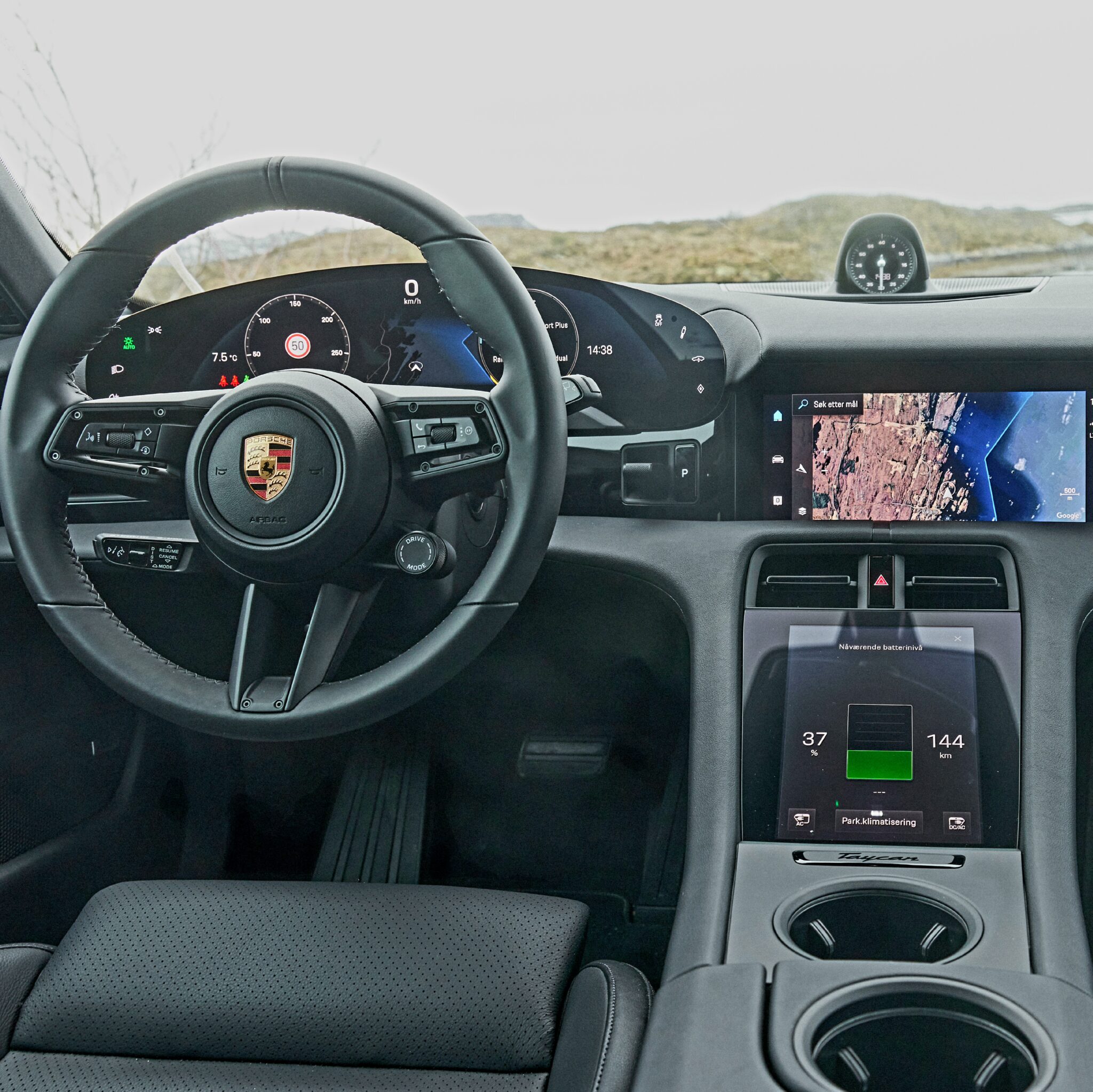 Porsche Road Trip - 360 MAGAZINE - GREEN | DESIGN | POP | NEWS
