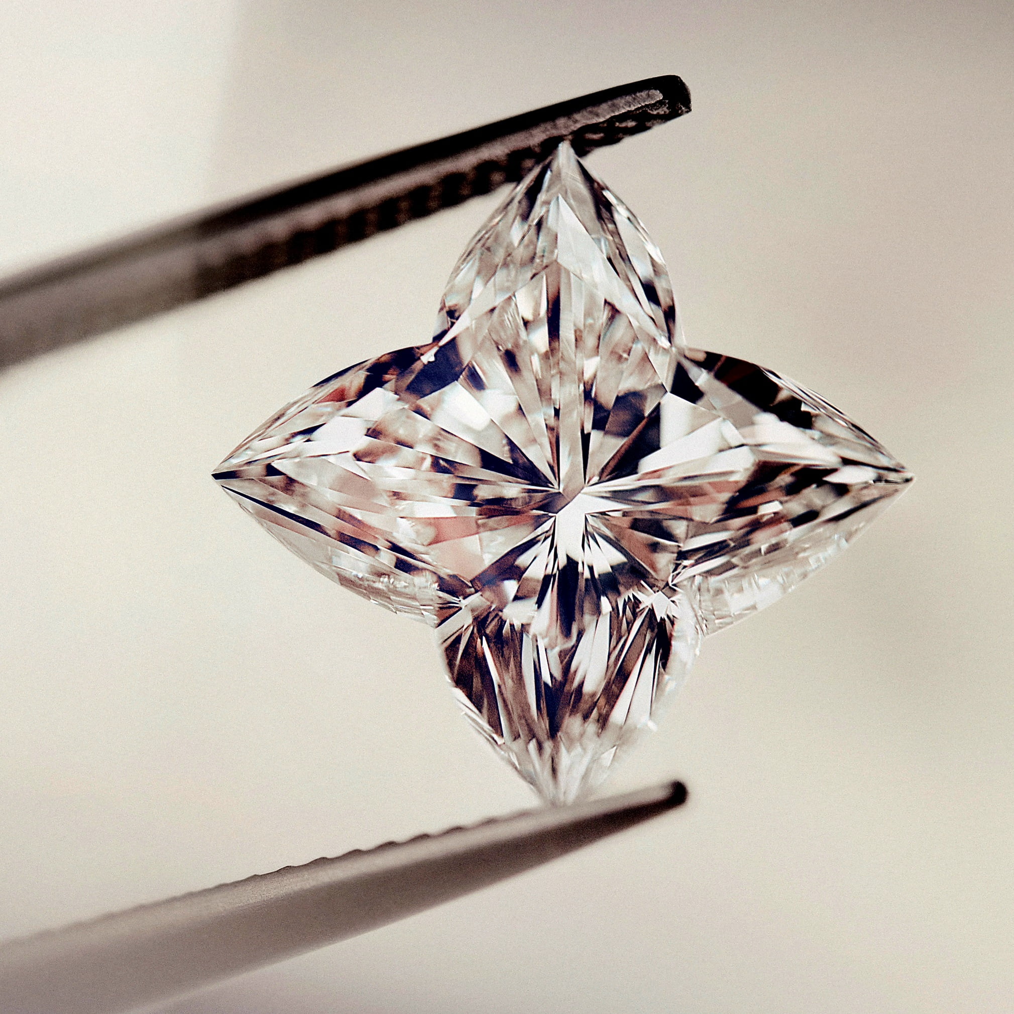 LV DIAMONDS - 360 MAGAZINE - GREEN | DESIGN | POP | NEWS