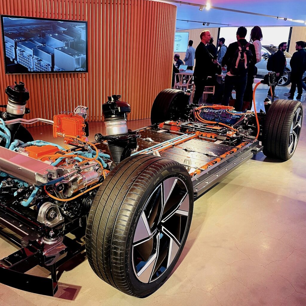 2024 Volvo EX90 - 360 MAGAZINE - GREEN | DESIGN | POP | NEWS