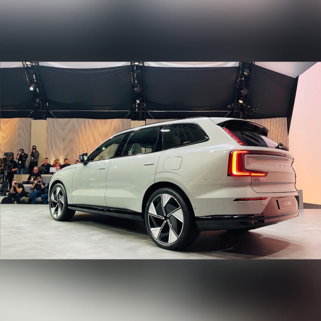 2024 Volvo EX90 - 360 MAGAZINE - GREEN | DESIGN | POP | NEWS