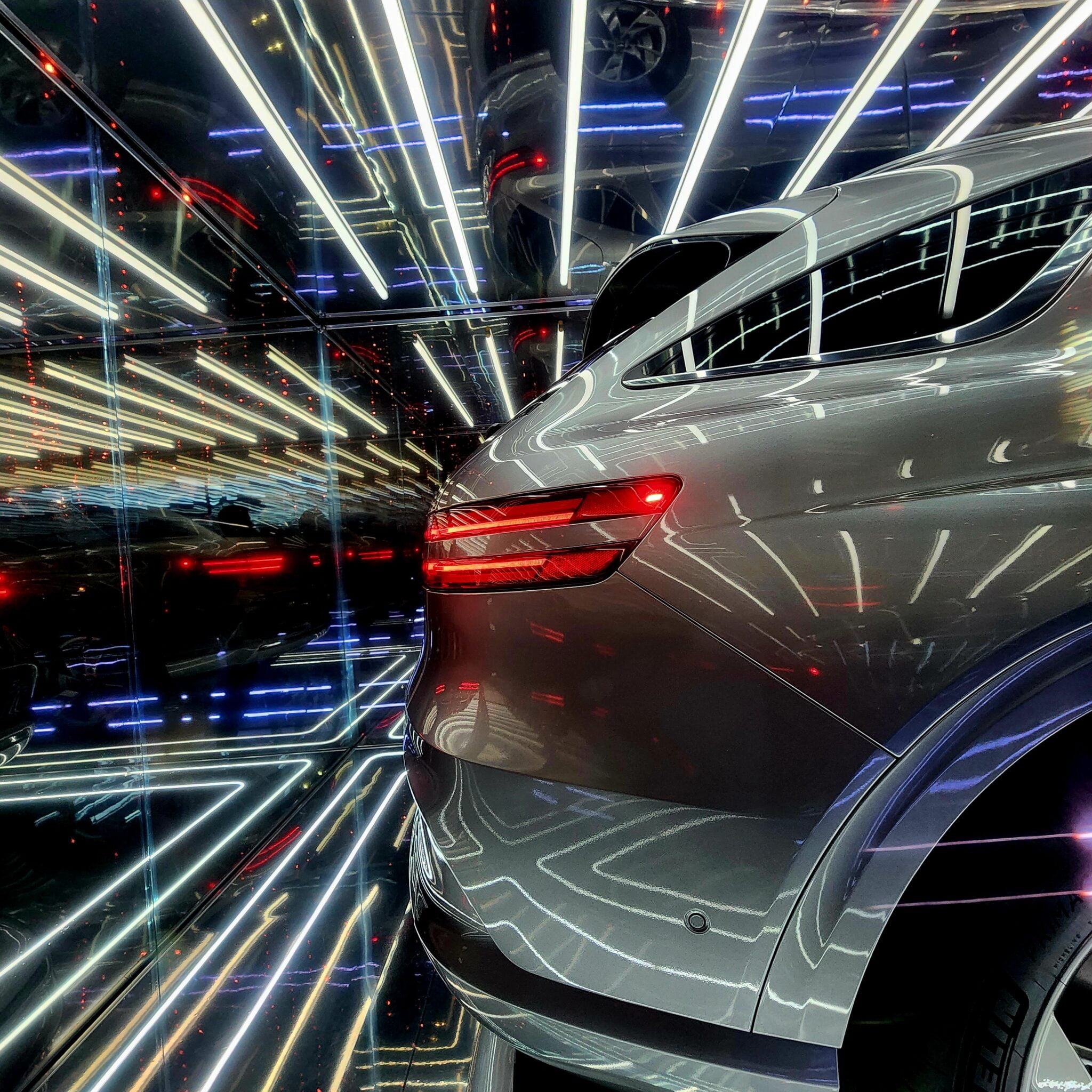 GENESIS MOTOR - WINTER LIGHTS - 360 MAGAZINE - GREEN | DESIGN | POP | NEWS