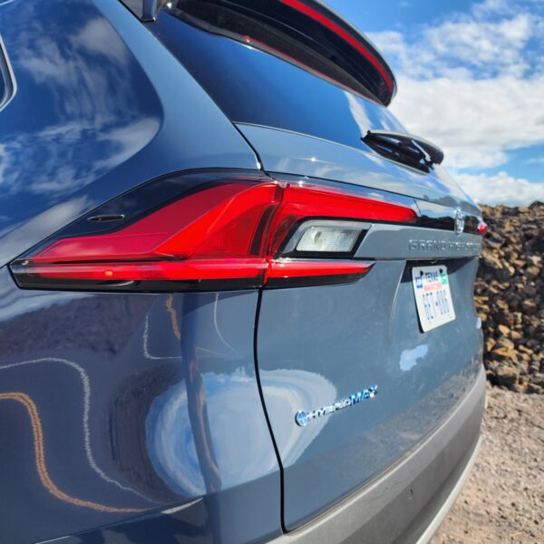 TOYOTA GRAND HIGHLANDER - 360 MAGAZINE - GREEN | DESIGN | POP | NEWS