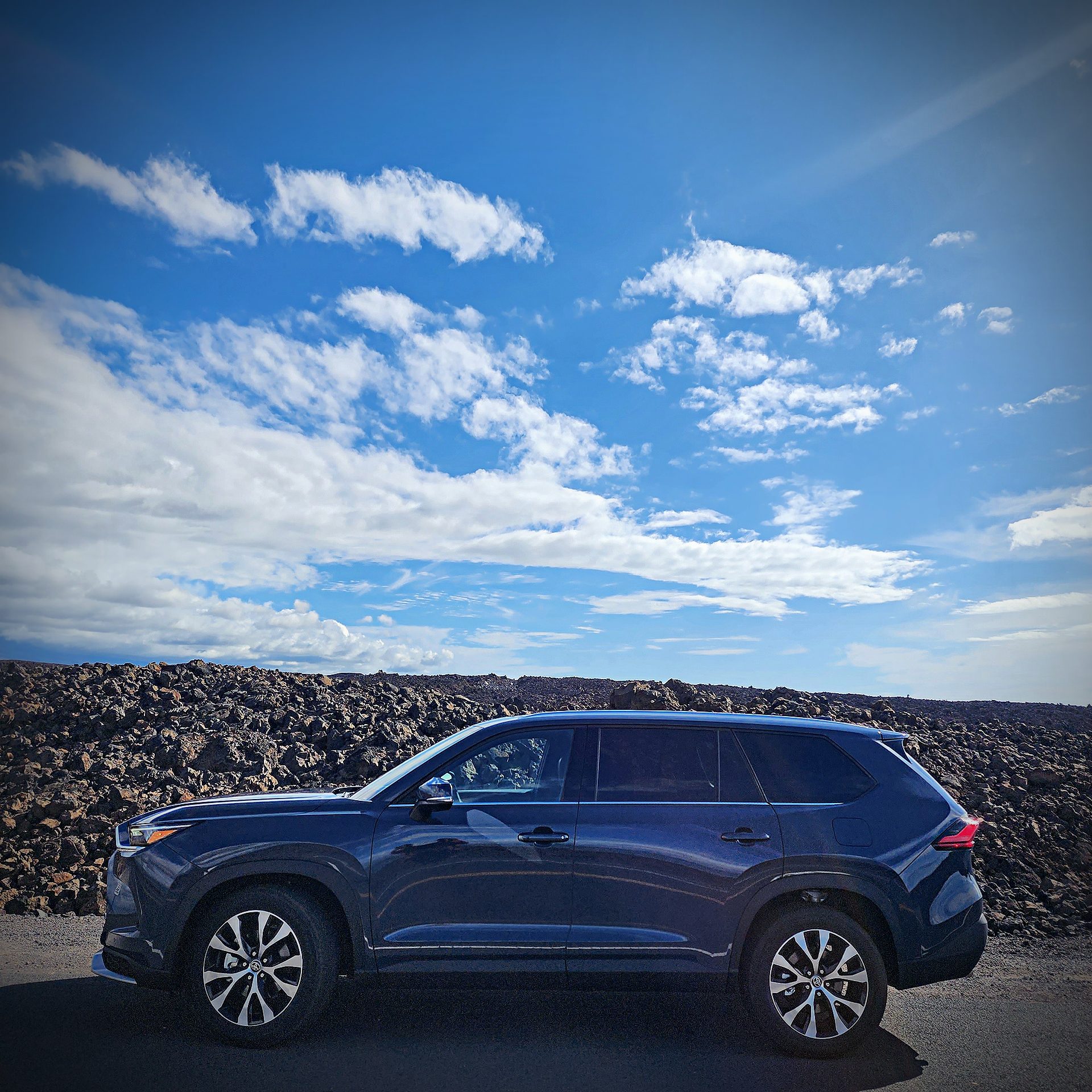 TOYOTA GRAND HIGHLANDER - 360 MAGAZINE - GREEN | DESIGN | POP | NEWS