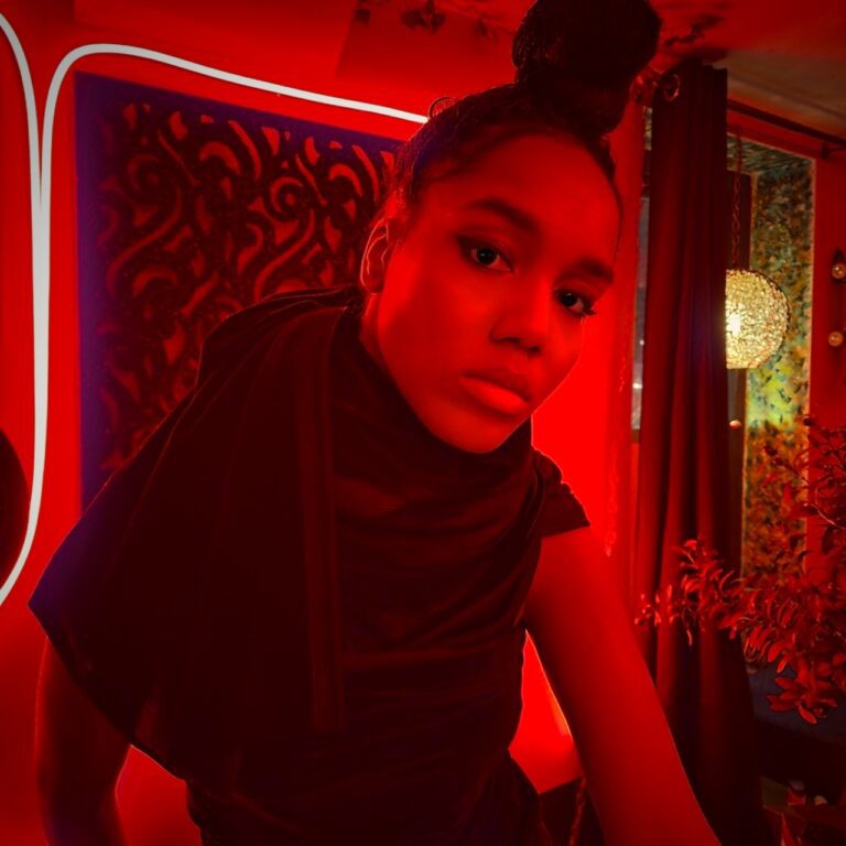 EDGY FASHION PHOTOGRAPHY - 360 MAGAZINE - GREEN | DESIGN | POP | NEWS