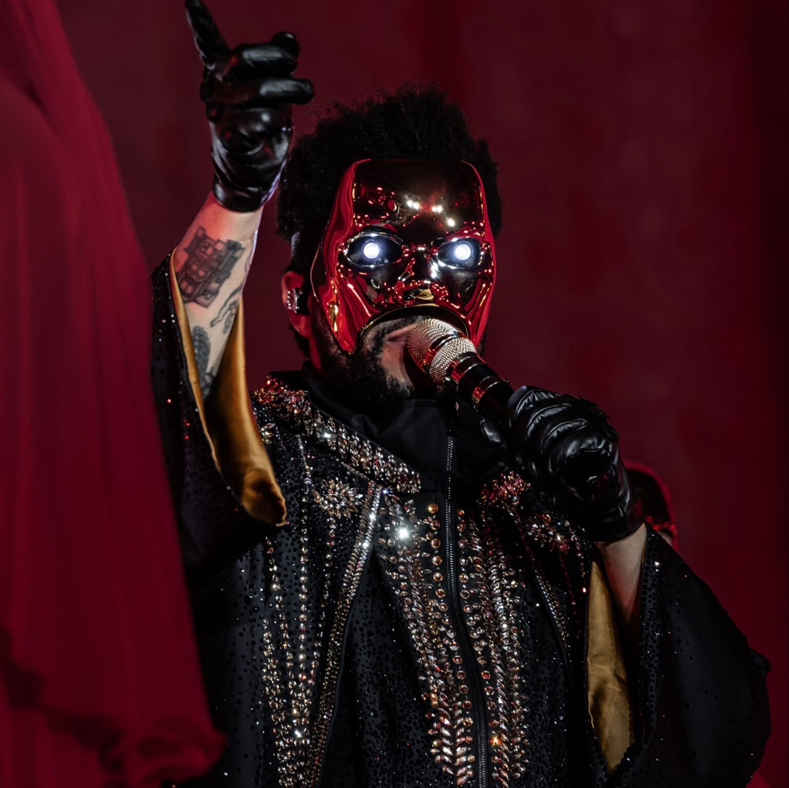 THE WEEKND BREAKS RECORD AT SOFI STADIUM - 360 MAGAZINE - GREEN ...